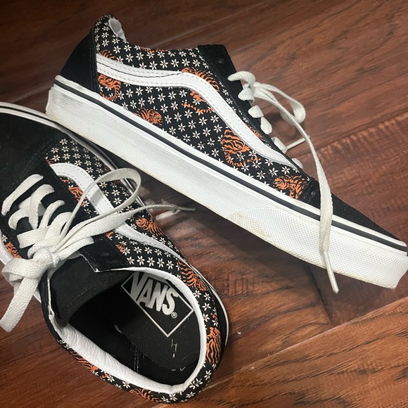 Vans | Shoes | Low Top Vans Tigerfloral Print | Poshmark